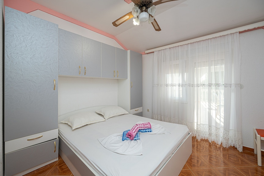 Appartement De Trois Chambres Avec La Terrasse Et La Vue Sur Le Mer Sukosan, Zadar (A-24601-a) - Bibinje