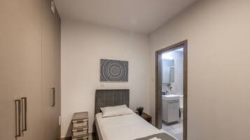 4 quartos, berços/camas para crianças, roupa de cama fornecida