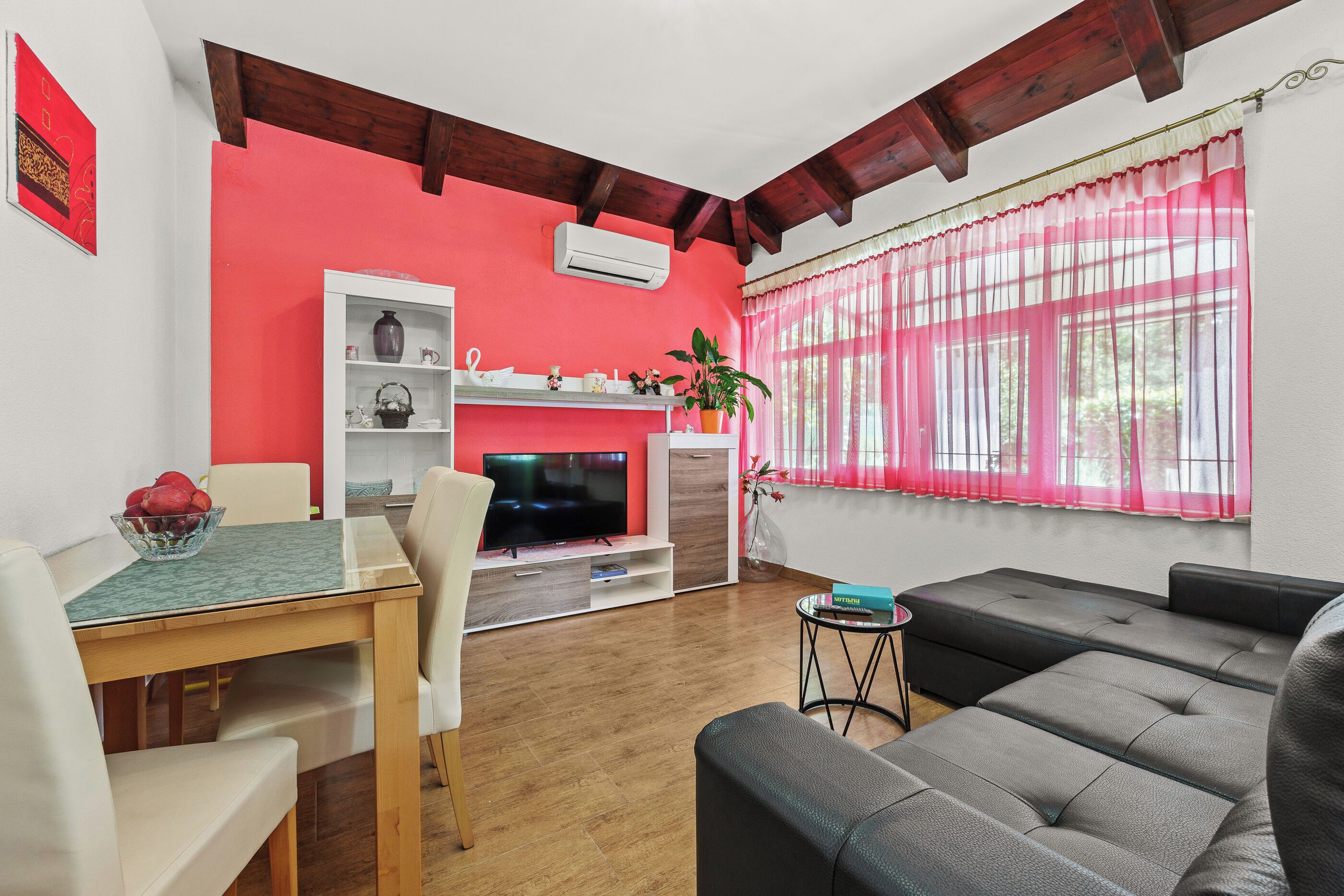 Apartments Villa Amaryllis (119691-a1) - Novigrad - Novigrad