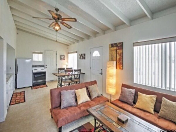 Charming 2-bedroom River, Off-roading & Desert Oasis In Topock, Az - Topock, AZ