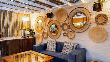 Área de estar no saguão