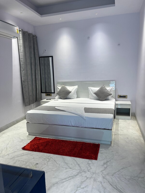 Hotel White House - Noida