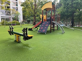 Apartamento Romântico, varanda, vista para a piscina | Lençóis de algodão egípcio, roupa de alta qualidade, edredões de penas