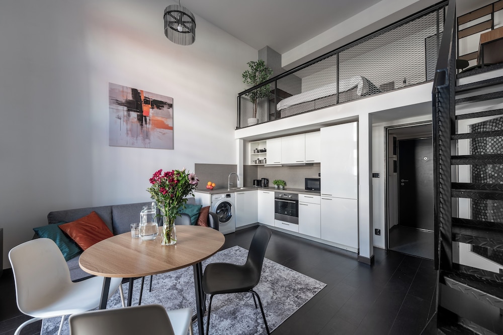 Comfy Loft With Balcony - Prague