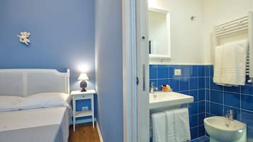 Quarto casal luxo, sacada, vista para a cidade | Banheiro