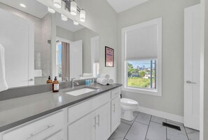 Casa | 4 quartos, escrivaninha, acesso à internet de alta velocidade