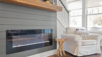 Casa, várias camas, pátio, vista para o jardim (293 Morgans Trail | Aquamarine) | Interior