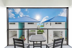 Standard Studio, 1 King Bed with Sofa bed, Mobility Accessible (Gulf View) | Vista para praia/oceano