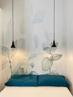 Estúdio, 1 cama de casal, varanda | Wi-Fi de cortesia, roupa de cama