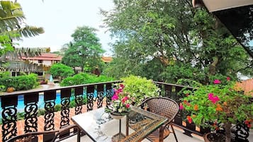 Vila, 3 quartos, para fumantes, piscina particular | Jardim