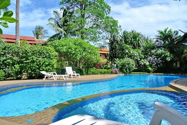 Luxurious Thai-style Villa With A Swimming Pool Just 20 Meters From Beach Access - Koh Samui