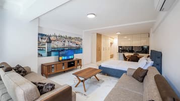 Estúdio, 1 cama de casal e sofá-cama | Quartos insonorizados, ferro/tábua de engomar, Wi-fi grátis
