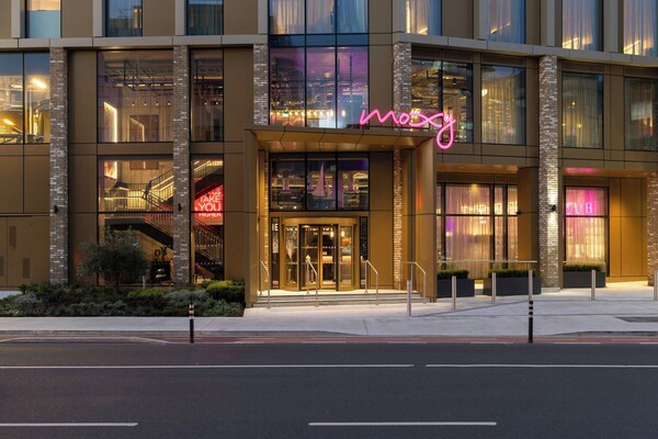Moxy Dublin Docklands - 