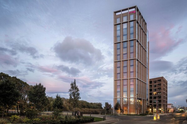 Moxy Dublin Docklands - Dublin