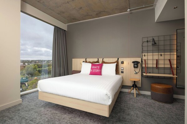 Moxy Dublin Docklands - Dublin