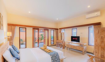 Villa Standard | Cofre no quarto, secretária 