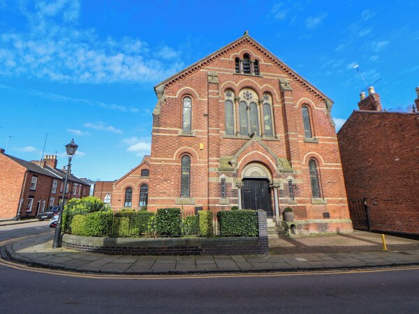 1 Chapel Place - Chester, UK
