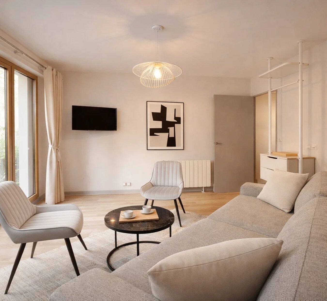 Estúdio Comfort, vista para o jardim | Sala de estar | Smart TV 