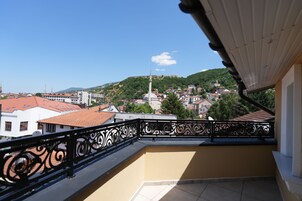Quarto casal superior, sacada, vista para a cidade | Terraço/pátio