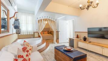 Suite Superior, varanda, vista para o jardim | Banheira de hidromassagem