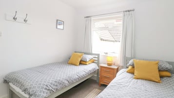 3 quartos, com decoração personalizada, com mobília individualizada