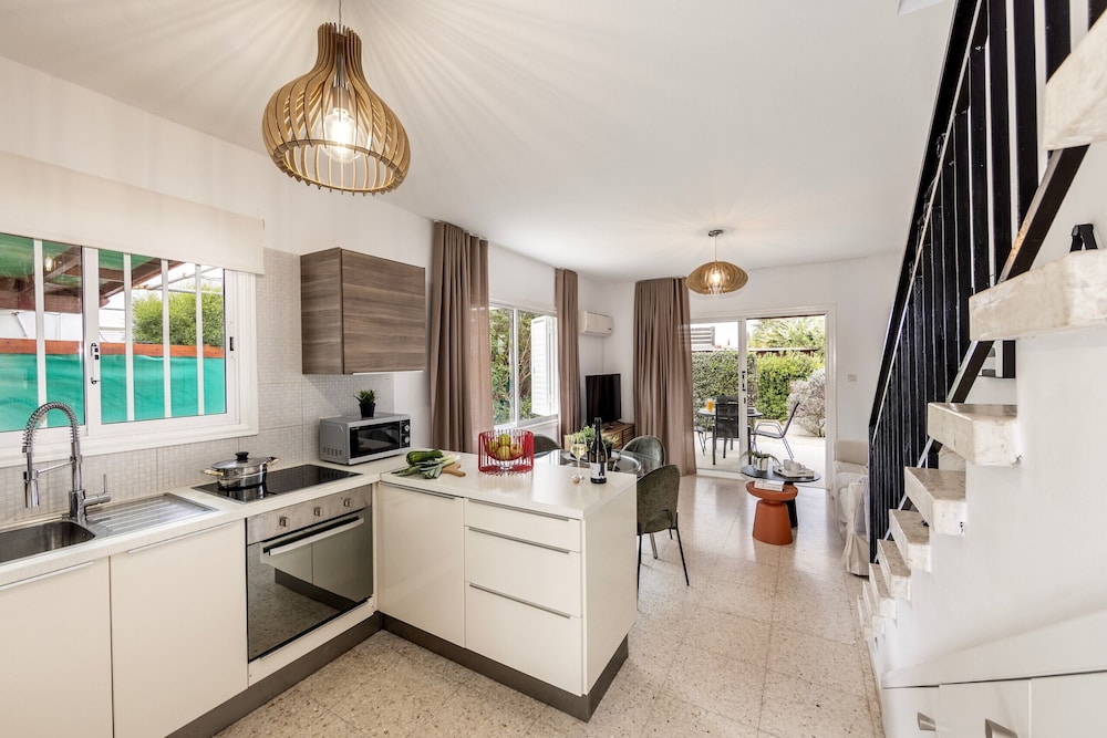 Larnaca Seaside Villa Marina 43 - Перволия