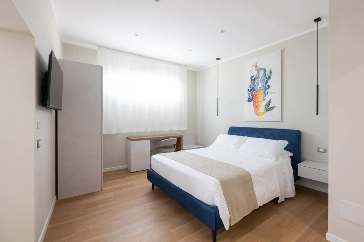 Quarto casal luxo, vista para a cidade | Cofres nos quartos, cortinas blackout, quartos à prova de som