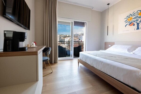 Quarto Familiar, varanda, Vista para a cidade | Cofre no quarto, cortinas/cortinados opacos, quartos insonorizados 