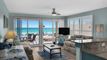 Condo, várias camas, varanda, vista para o oceano (Crystal Sands 112B) | 1 quarto, individualmente decorados, individualmente mobiliados