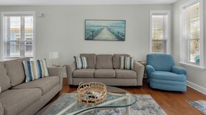 Casa, várias camas, pátio, vista para o jardim (Walking on Waves) | 3 quartos, com decoração personalizada, com mobília individualizada 