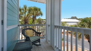 Casa, várias camas, pátio, vista para o jardim (Walking on Waves) | Vista do quarto