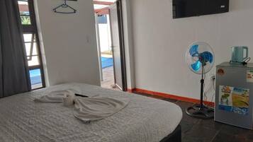 Quarto Comfort, vista para o jardim | Ferro/tábua de engomar, Wi-fi grátis