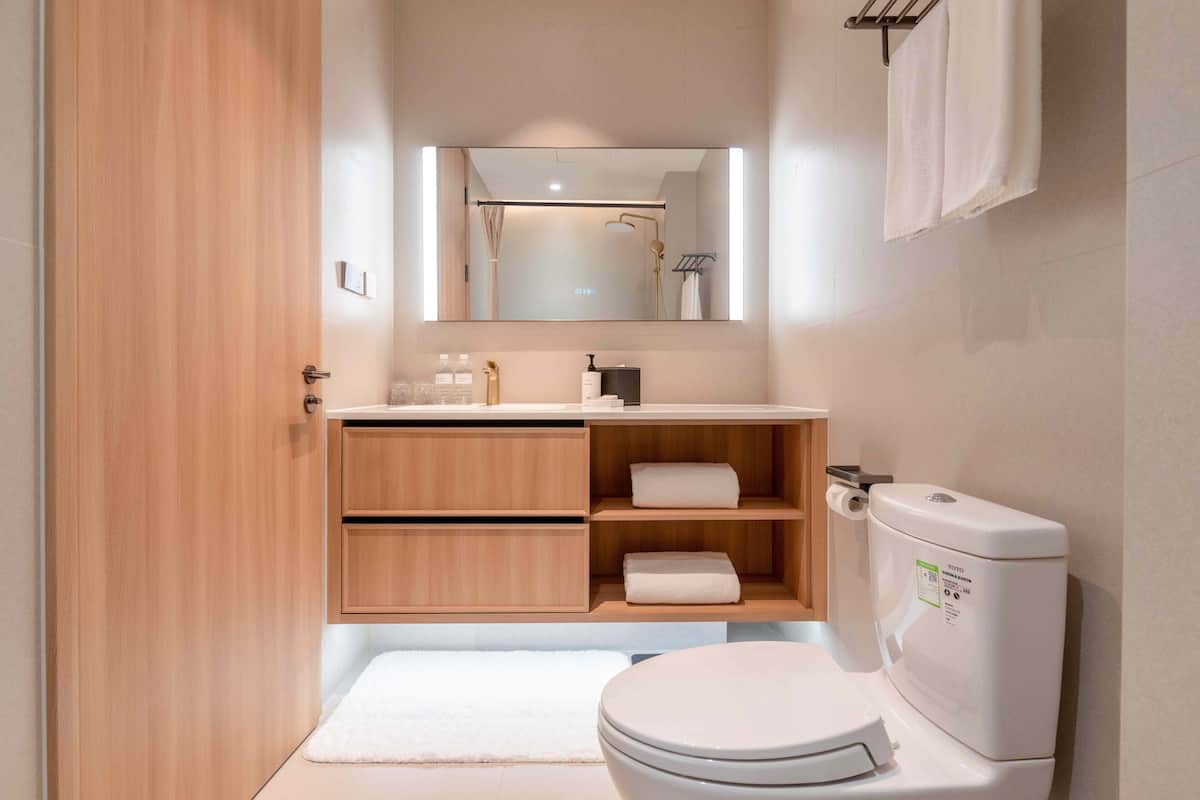 Quarto Clássico, 1 cama king-size, kitchenette (Suzhou Creek View) | Wi-fi grátis, roupa de cama fornecida