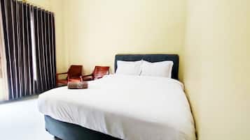 Quarto casal luxo | Escrivaninha, espaço de trabalho para notebook, Wi-Fi de cortesia