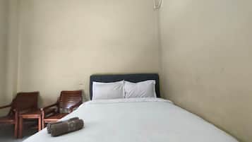 Quarto casal luxo | Escrivaninha, espaço de trabalho para notebook, Wi-Fi de cortesia