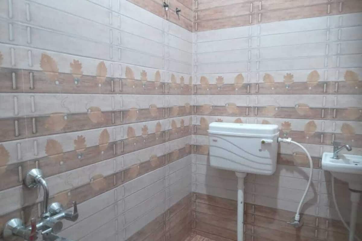 Quarto triplo básico | Banheiro