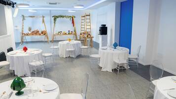 Pequeno-almoço completo diário incluído