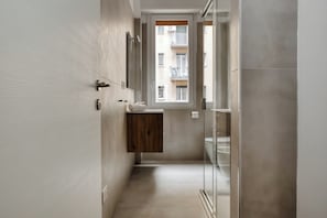 Apartamento, 3 quartos, sacada, vista para o pátio | Banheiro | Bidê