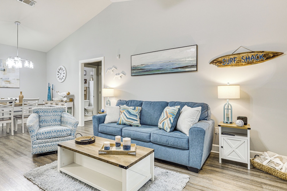 3 Mi To Owa: Modern Condo W/ Resort Pool! - Alabama