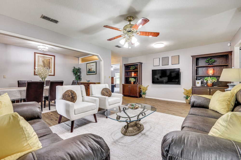 Bbq Ready: Hawthorne Home W/ Screened-in Patio - 호손