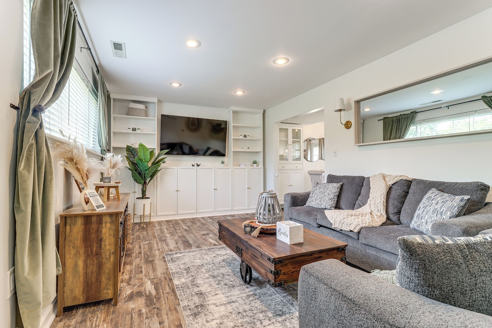 8 Mi To Henry Ford Museum: Westland Family Home - Westland, MI