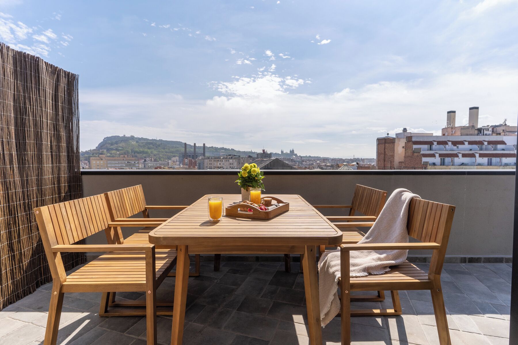 Two Bedroom Penthouse with Large Terrace | Terraço/pátio interior