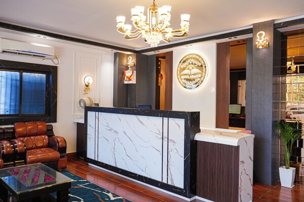 Hotel Adarsh - Patna