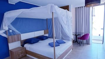 Quarto casal luxo, sacada, vista para o mar | Espaço de trabalho para notebook, quartos à prova de som