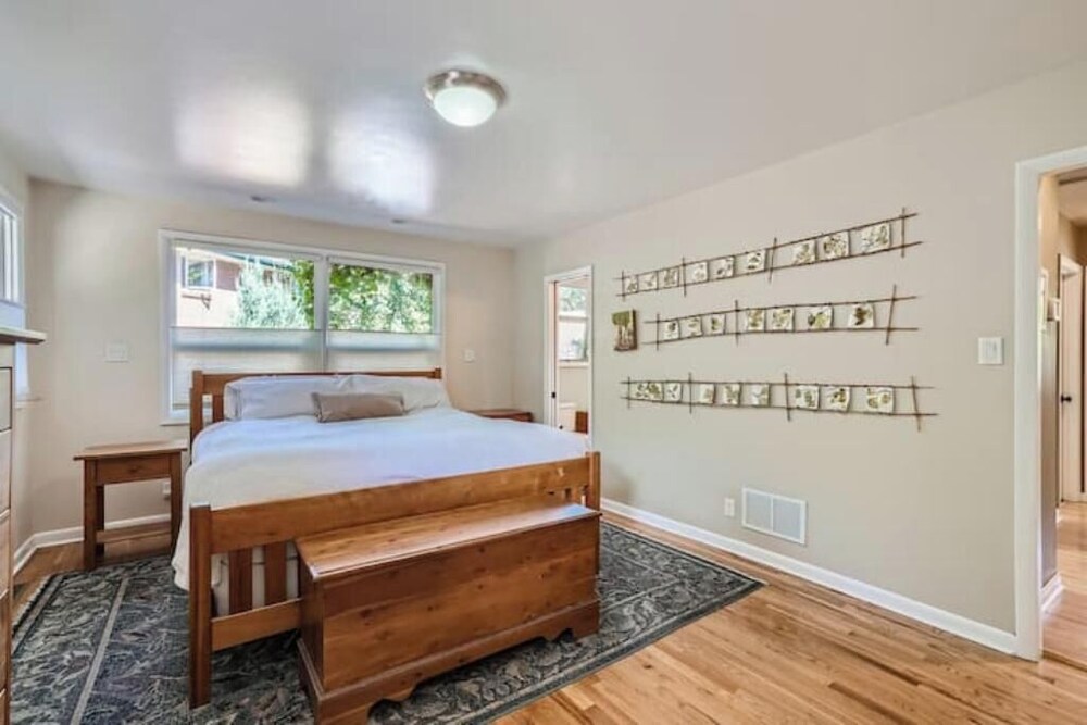 Beautiful 2 BDR Gate to the Foothills - Boulder | Vrbo