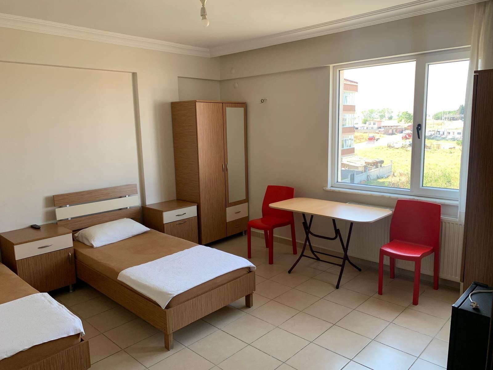 Escrivaninha, espaço de trabalho para notebook, Wi-Fi de cortesia