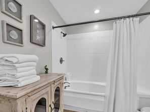 Condo, 1 cama Queen e sofá-cama (Gulf Place Town Center 421) | Banheiro