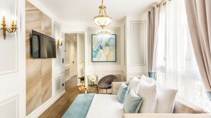 Apartamento, vista para a cidade | Área de estar | Escritórios
