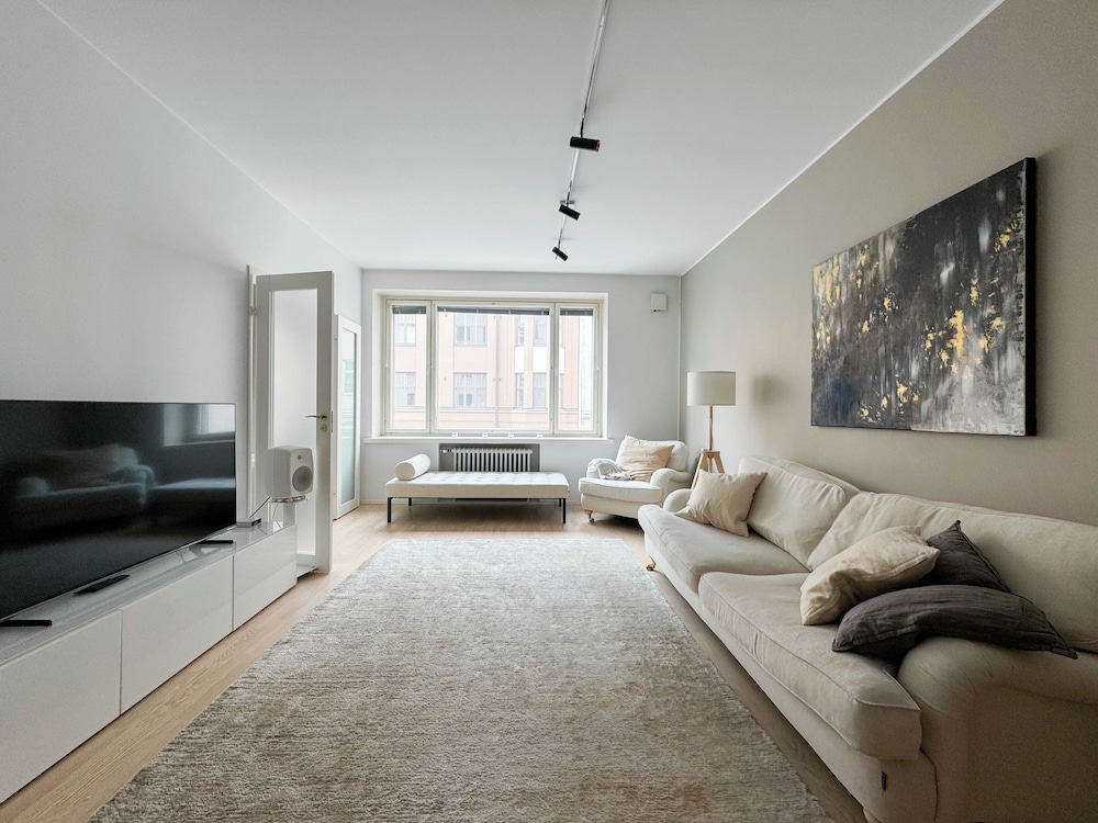 Stylish Downtown 2br Flat With Sauna And Work Area - Helsinki