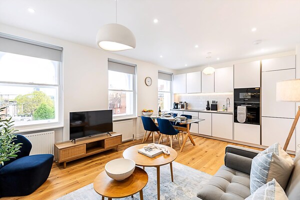 Upscale Serene Getaway - Prime Chelsea Location! - Fulham